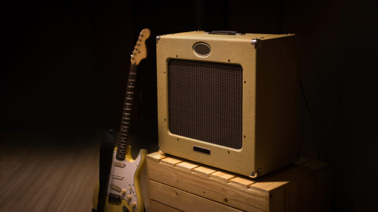 5 Best Amp Stands For Improving Volume And Sound - Tone Man